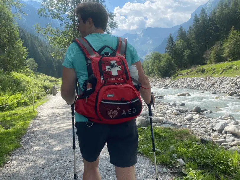 Met de AED op wandelvakantie - Defibrion