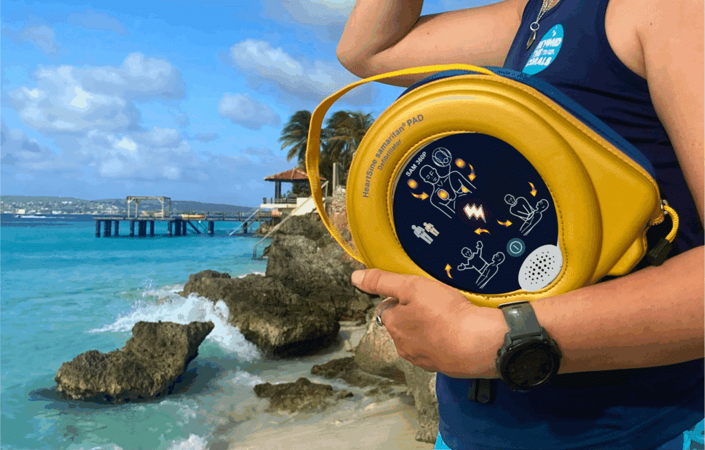 Unieke AED-locatie: (hart)veilig duiken bij Beyond the Corals op ...